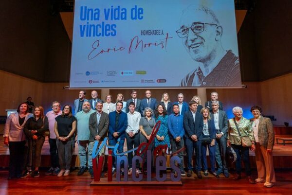 El tercer sector social ret un emotiu homenatge a la figura d’Enric ...